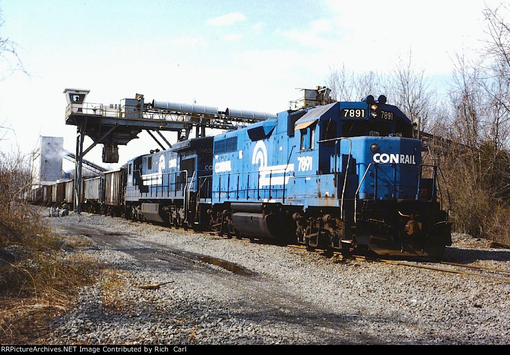CR 7891 & 6628 load stone at the 3M quarry
